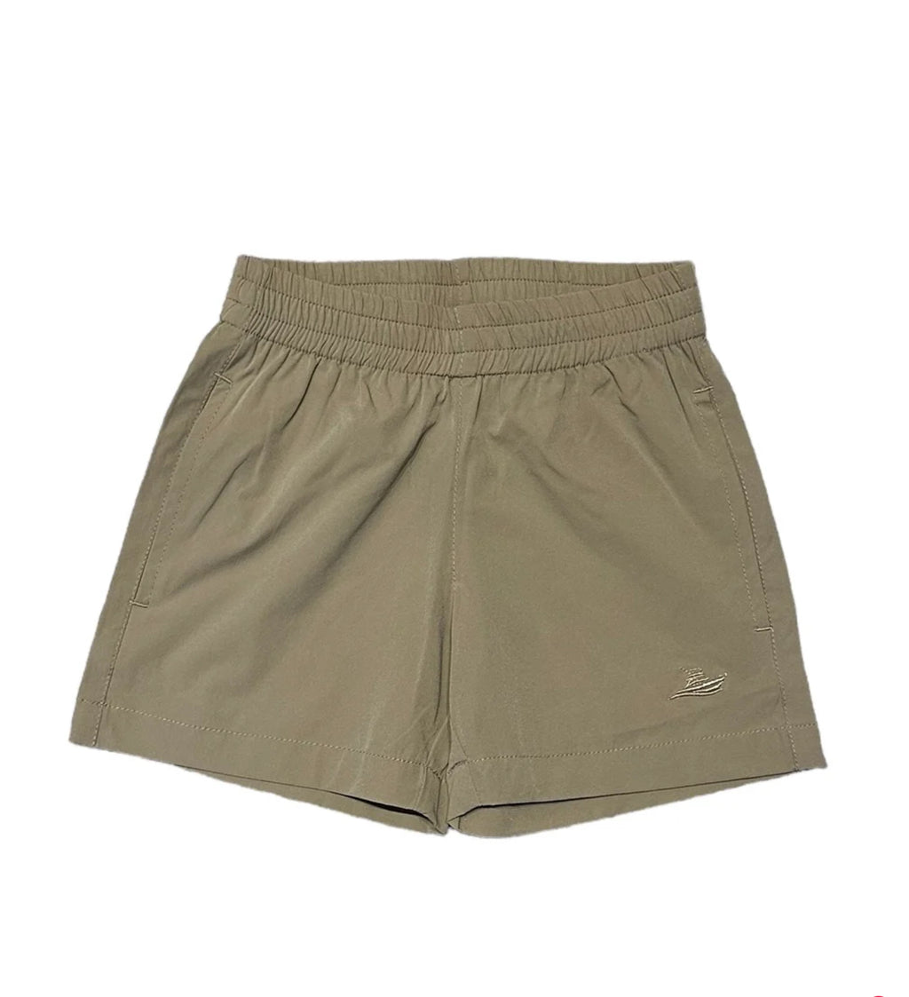 SOUTHBOUND PERFORMANCE PLAY SHORTS KHAKI – Willow at Merle Norman